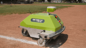 Field line marking robot ⇒ Turf Tank One, quick and precise