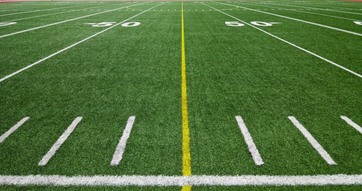 Line marking on artificial turf - Turf Tank