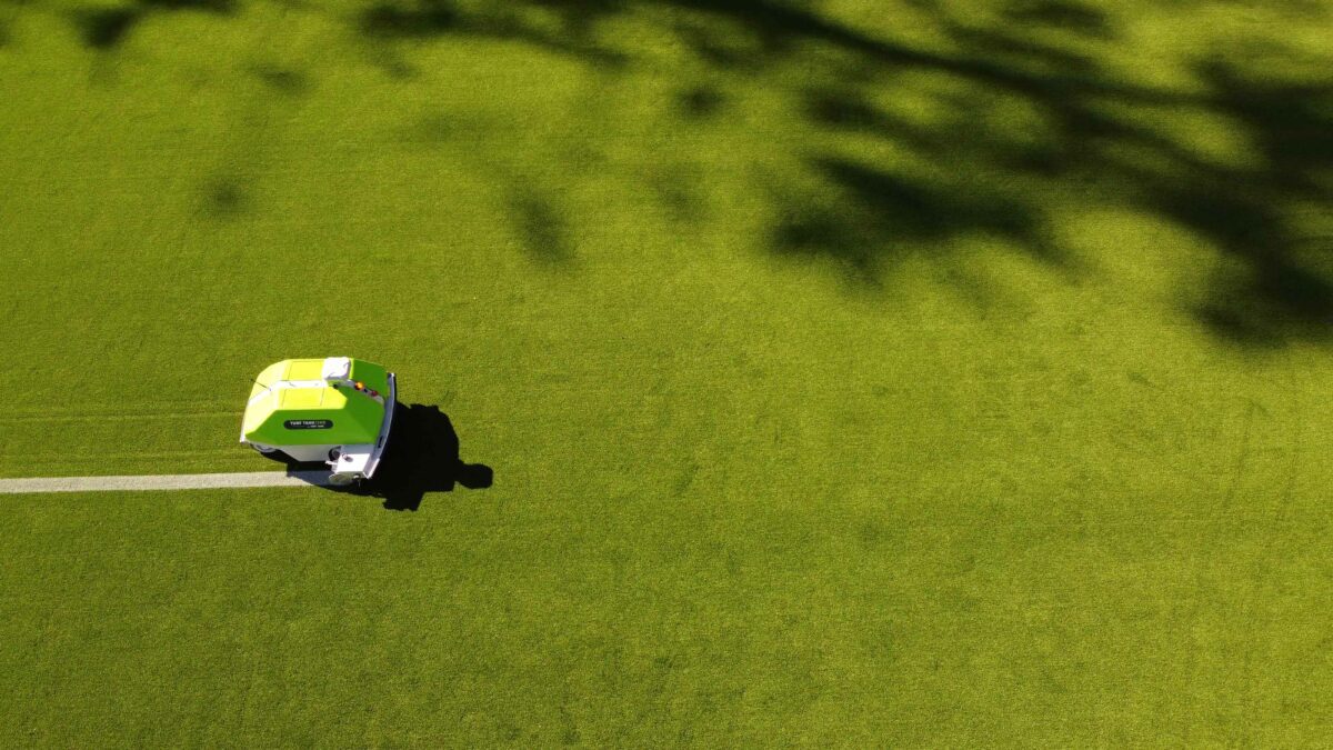 Line marking on artificial turf - Turf Tank