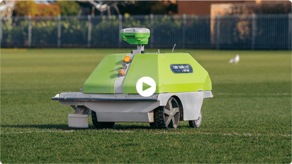 Line marking robot ⇒ Turf Tank One, quick and precise