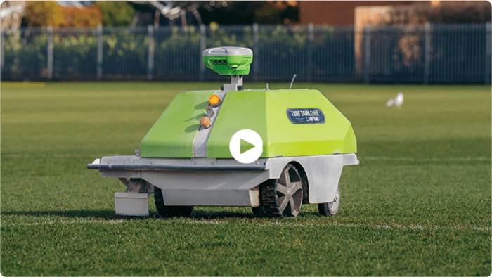 Field line marking robot ⇒ Turf Tank One, quick and precise